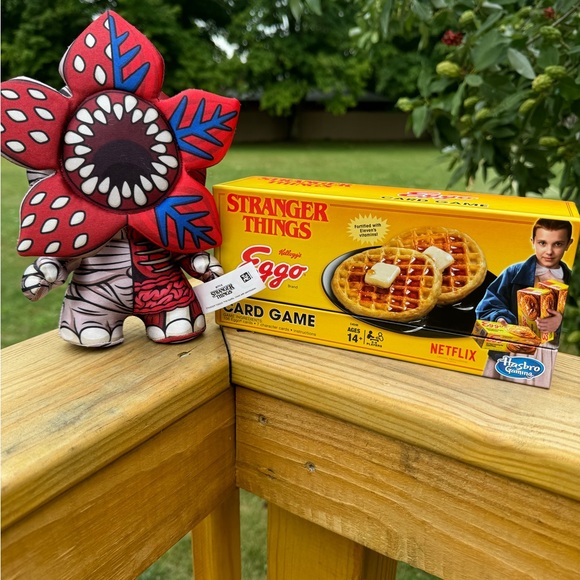 Hasbro | Toys | Euc Stranger Things Eggo Card Game Eleven Netflix ...